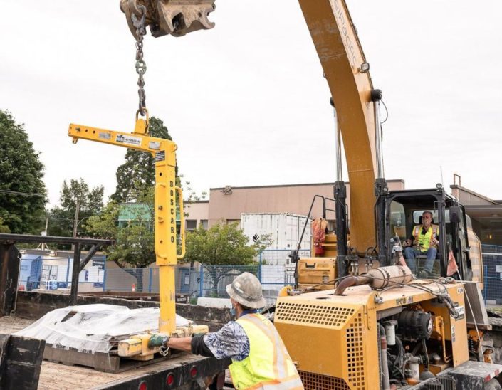 Top Eight Uses of Crane Pallet Forks