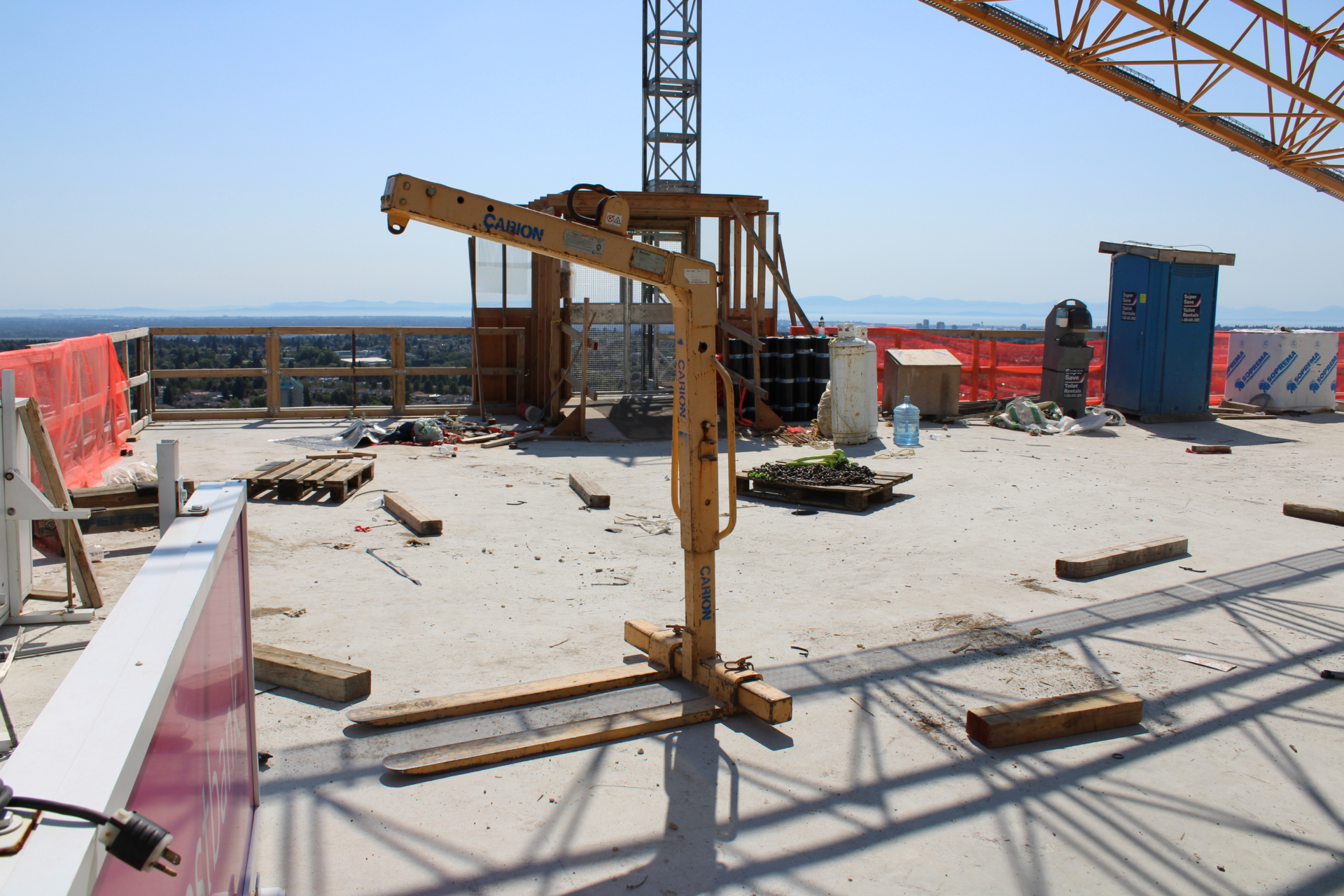 Safety and Efficiency with Below-the-Hook Lifting Devices