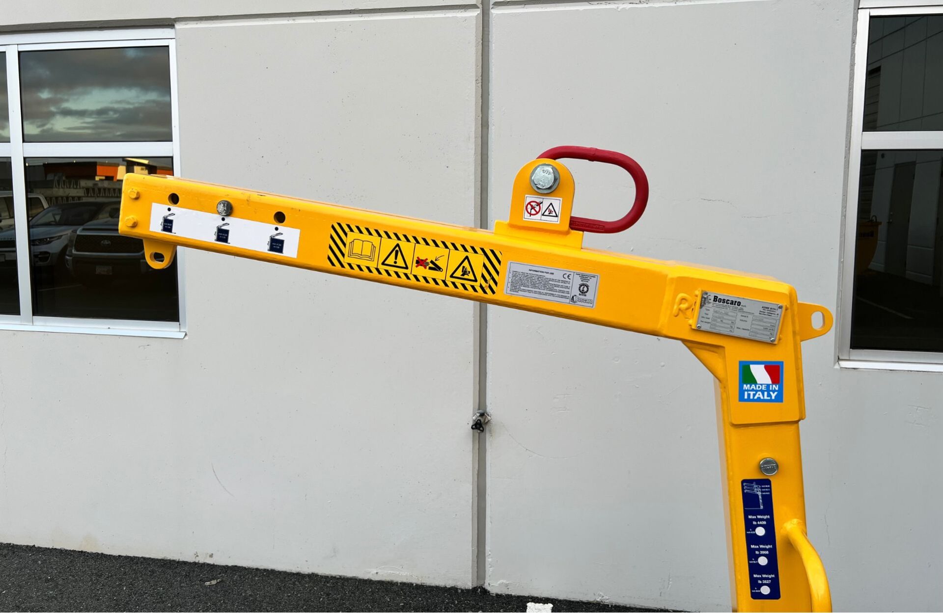 Auto Leveling Pallet Forks - Bigfoot Crane Company